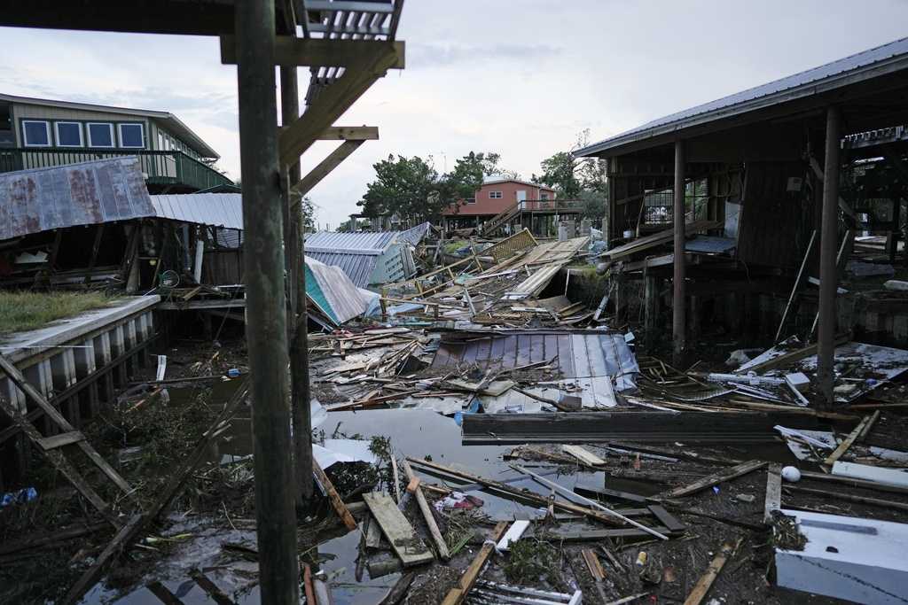 Videos show damage caused by Hurricane Idalia