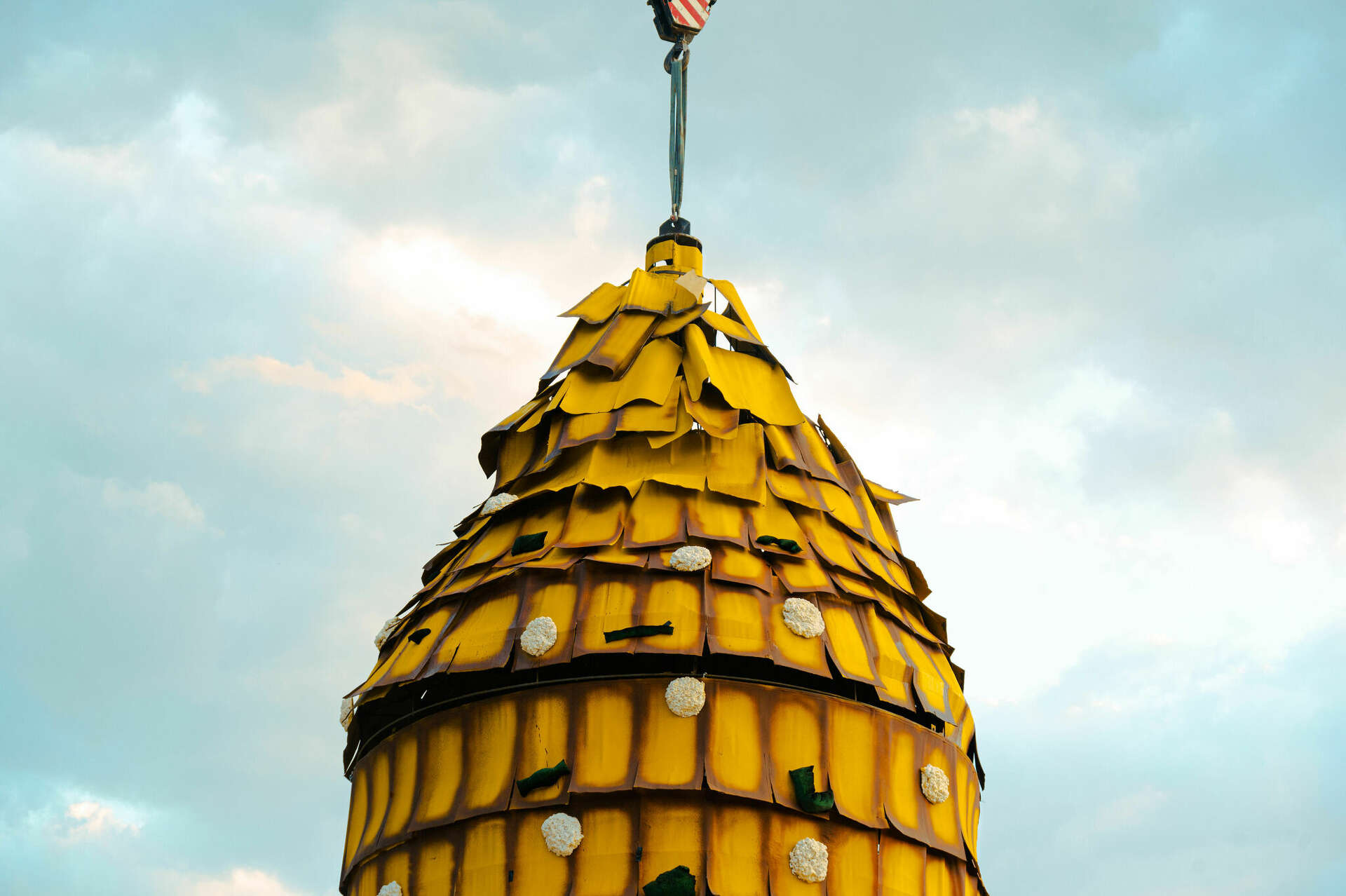 Texas artists break 2023 Guinness World Record with piñata