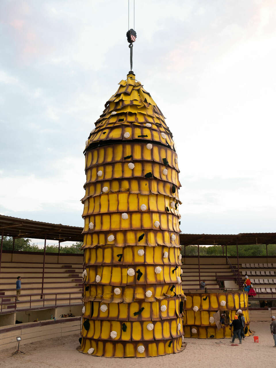 Texas artists break 2023 Guinness World Record with piñata