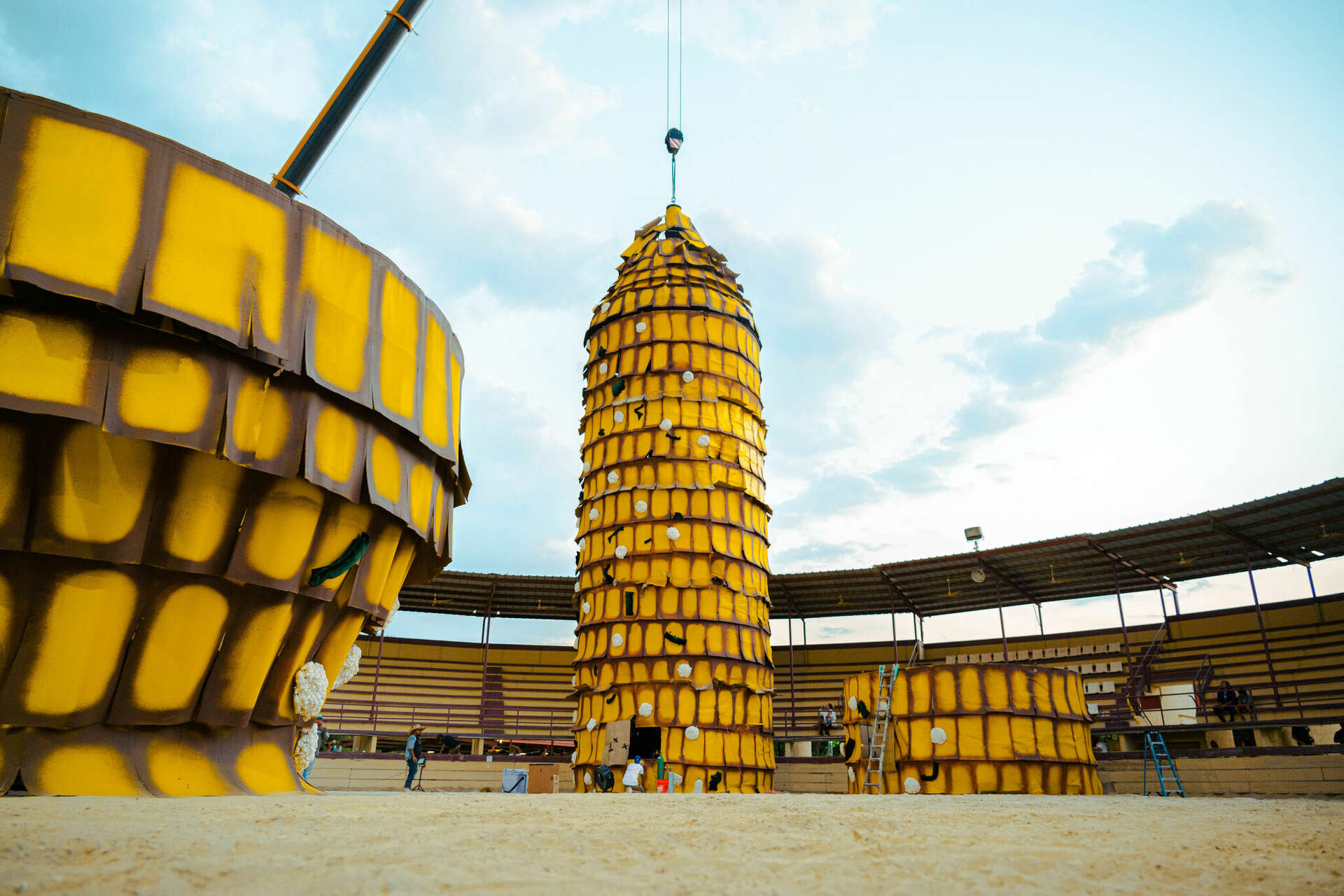 Texas artists break 2023 Guinness World Record with piñata