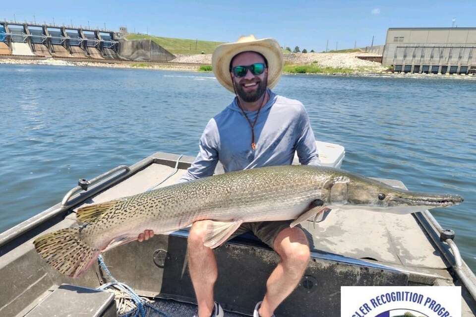 Huge Trinity River alligator gar earns Texas angler an award