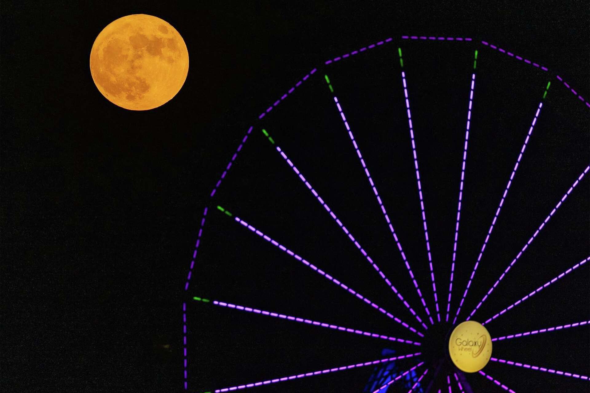 What the last super Blue Moon until 2037 looked like in Texas