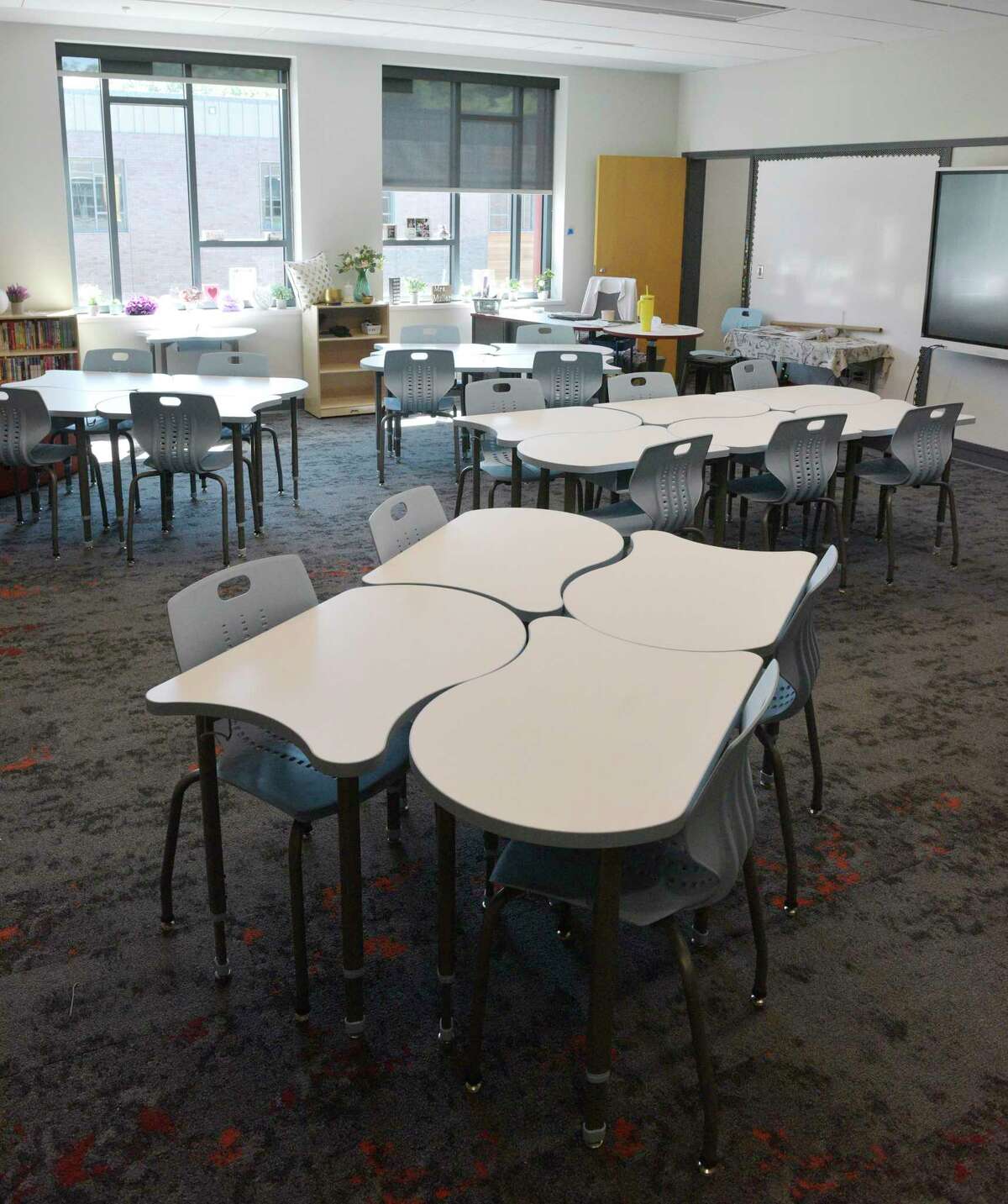 Brookfield's new Candlewood Lake Elementary to welcome first students