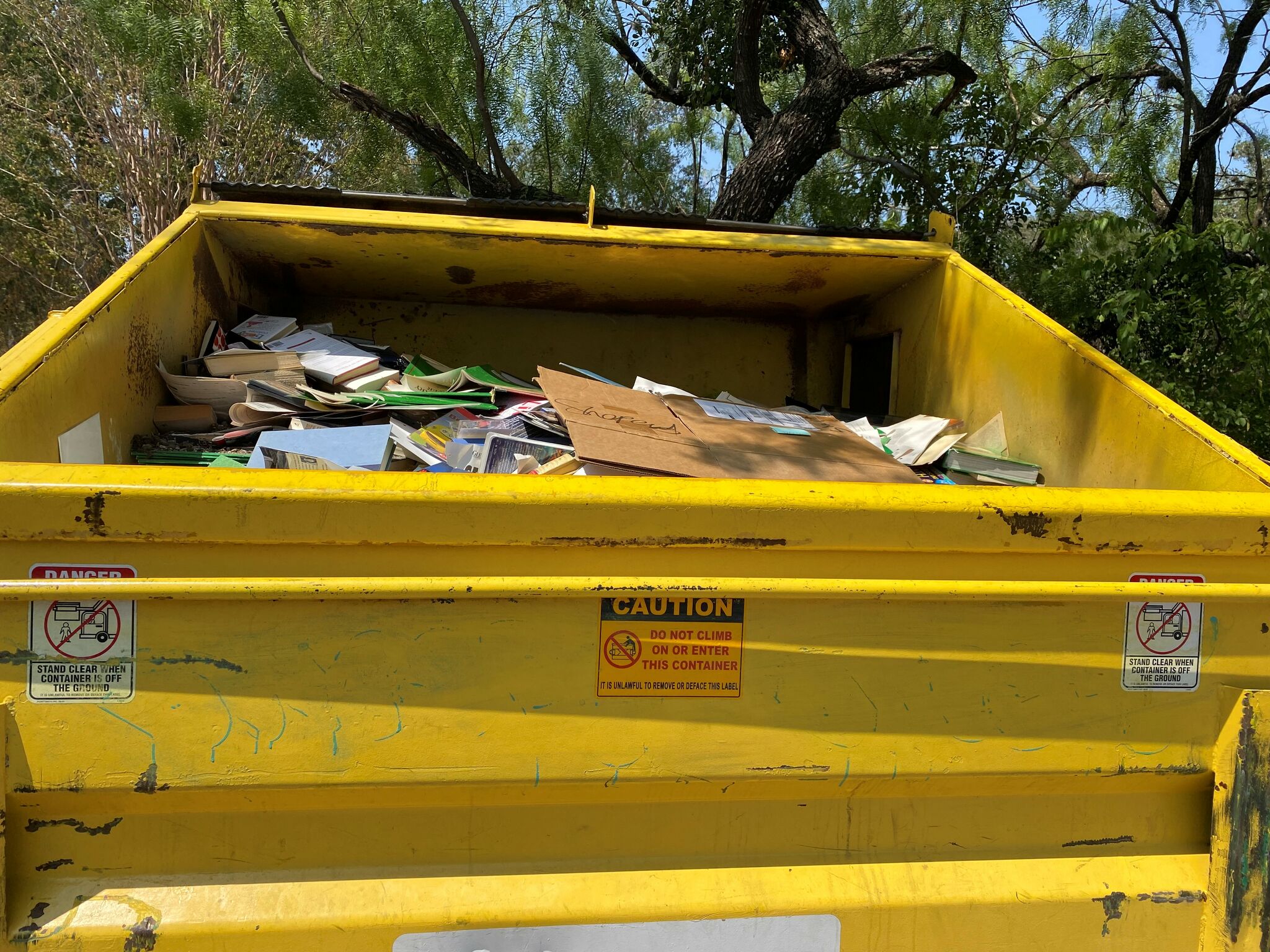 Half Price Books discourages dumpster diving for freebies