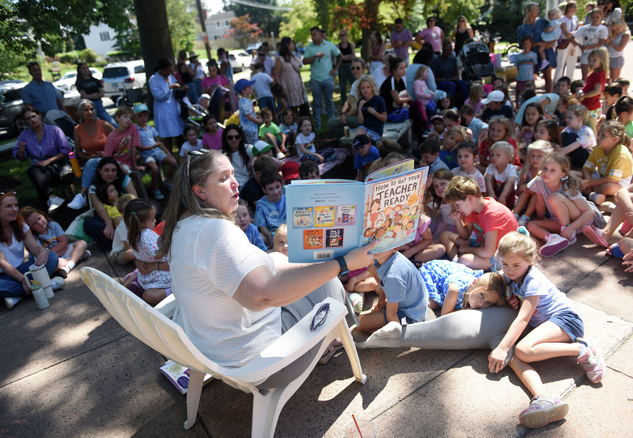 In photos: Old Greenwich School hosts reading and live music event