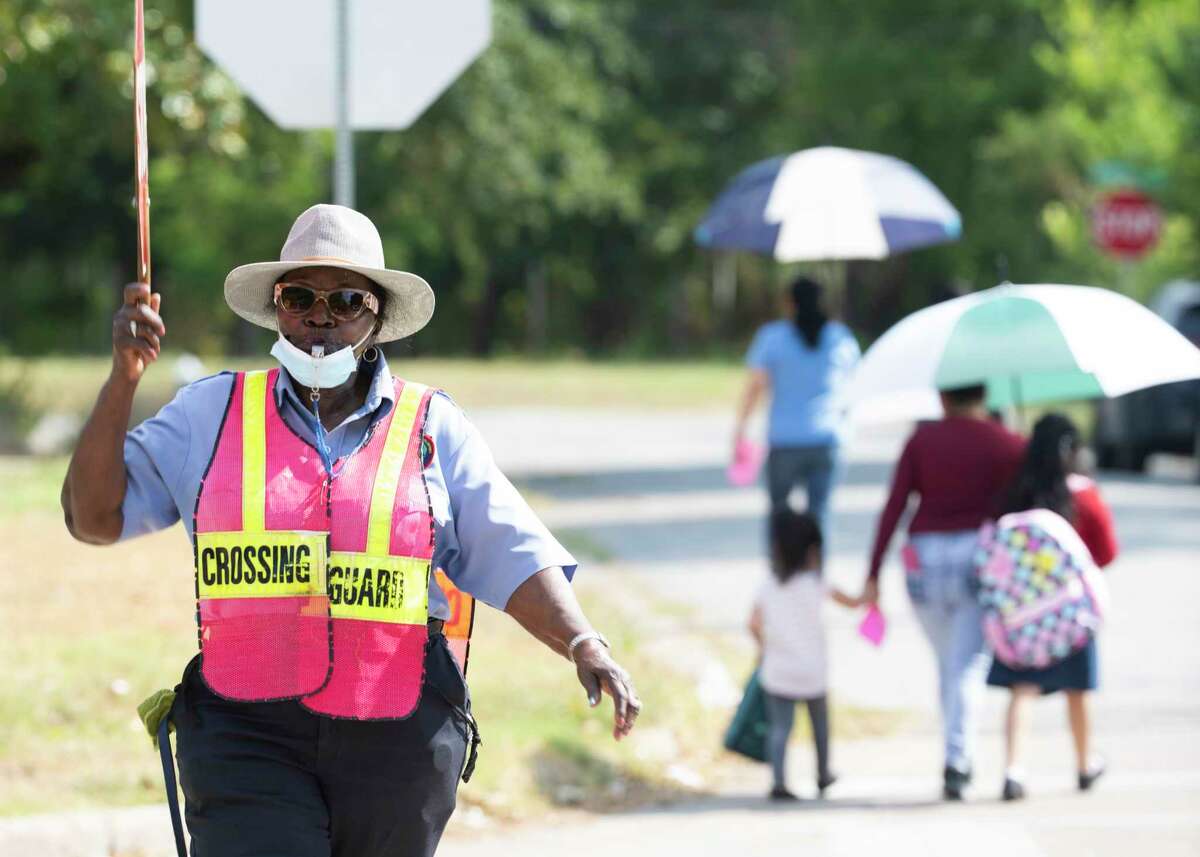 HISD parents, students welcome superintendent's reforms to NES schools