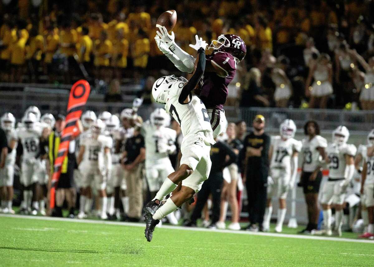 Klein Oak Panthers keep rolling with rout of Cinco Ranch Cougars
