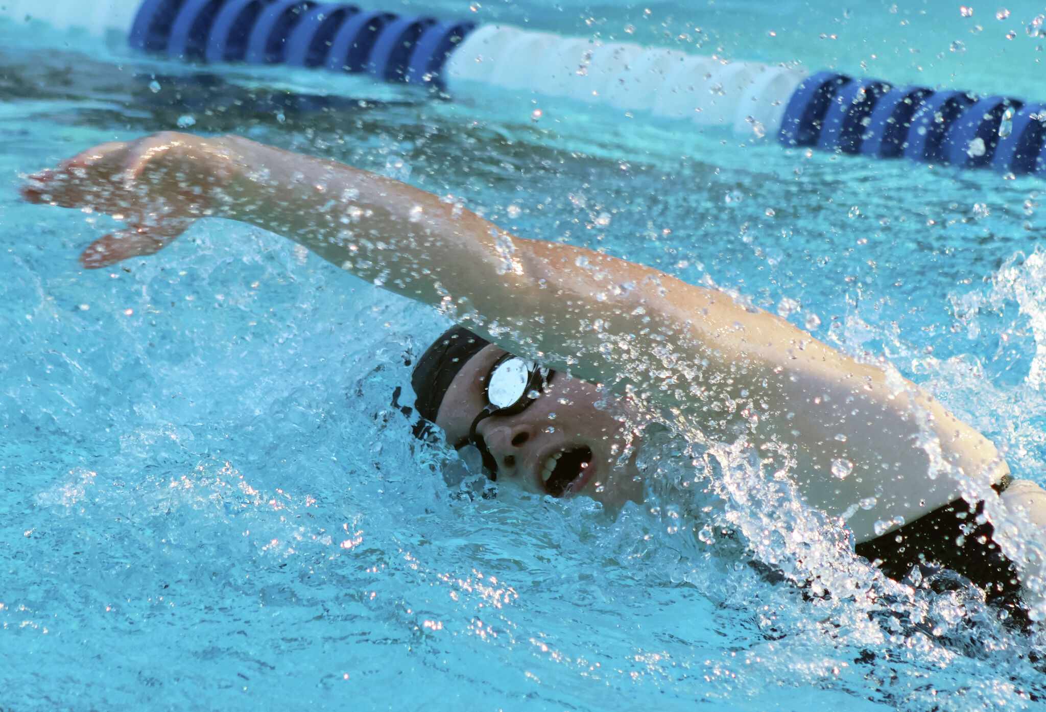 EHS swimmers advance to Saturday's finals, will earn state medals