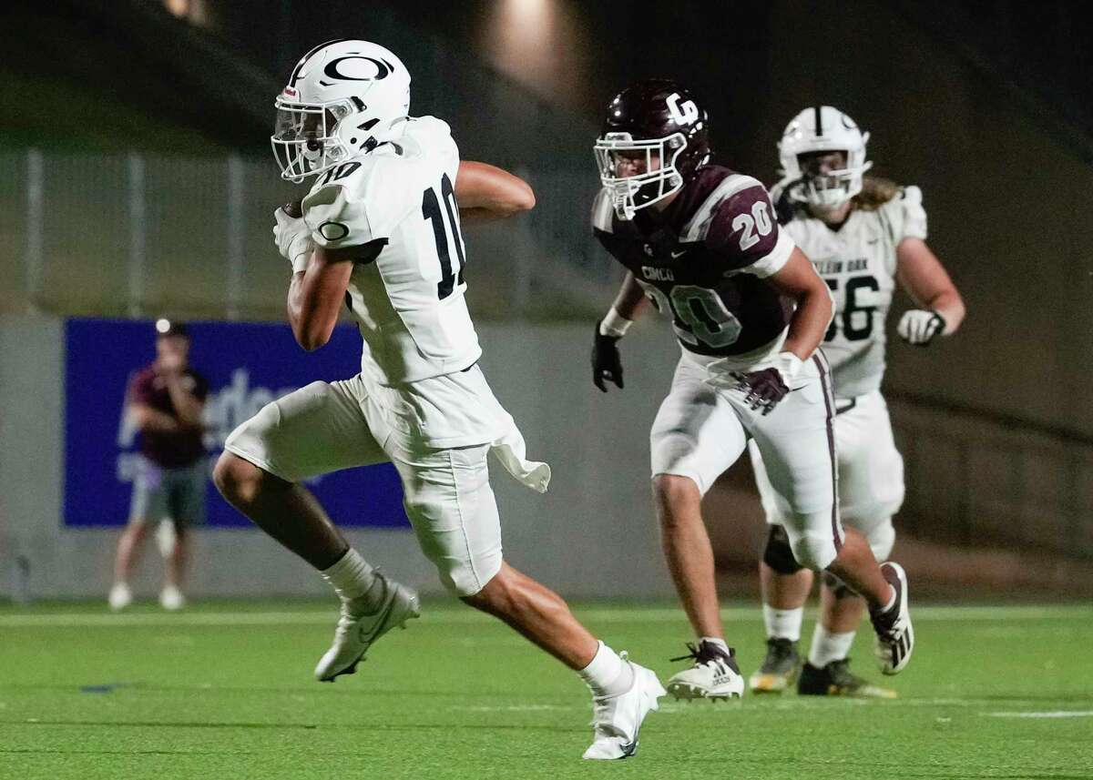 Klein Oak Panthers keep rolling with rout of Cinco Ranch Cougars