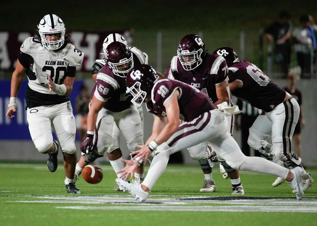 Klein Oak Panthers keep rolling with rout of Cinco Ranch Cougars