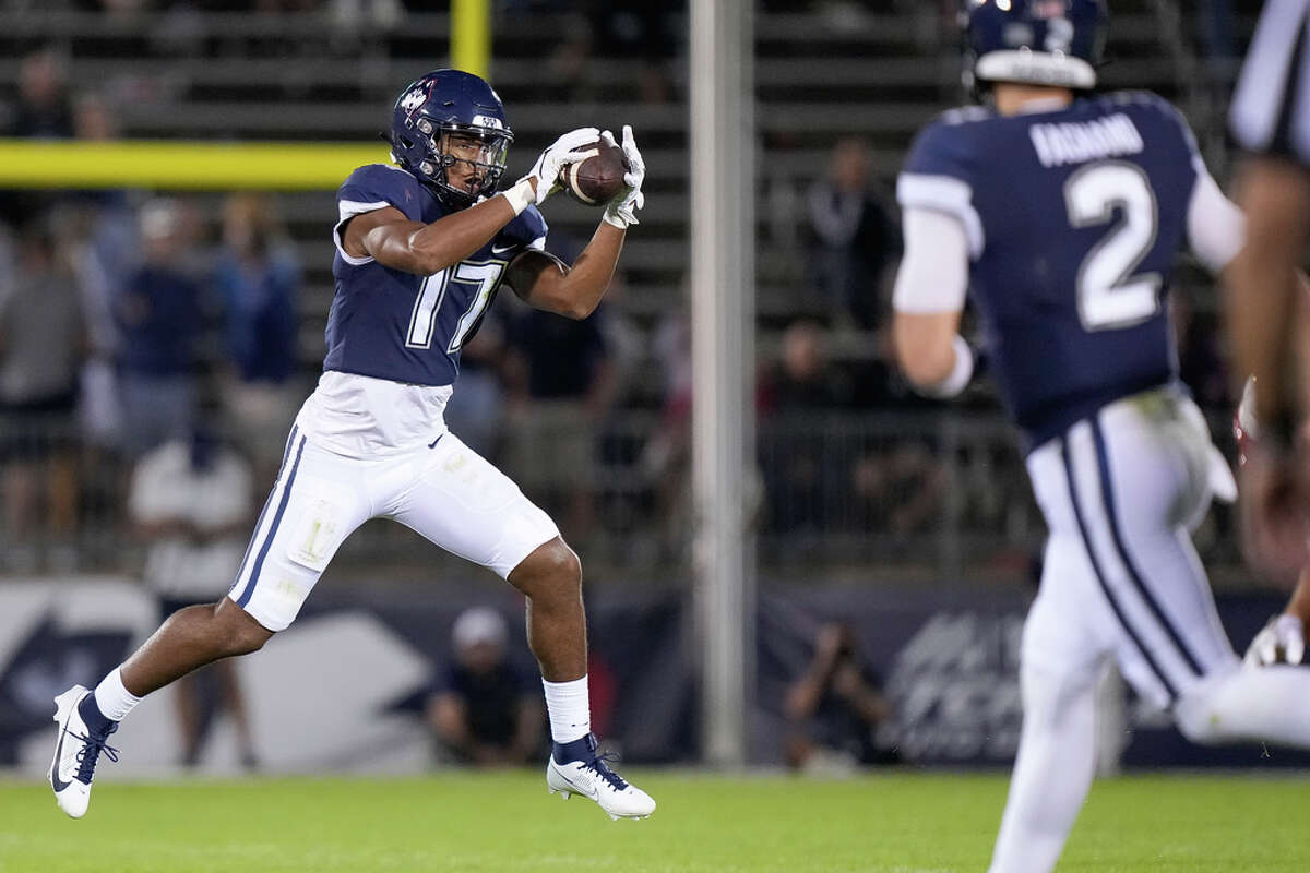 UConn football falls to NC State before large crowd at Rentschler