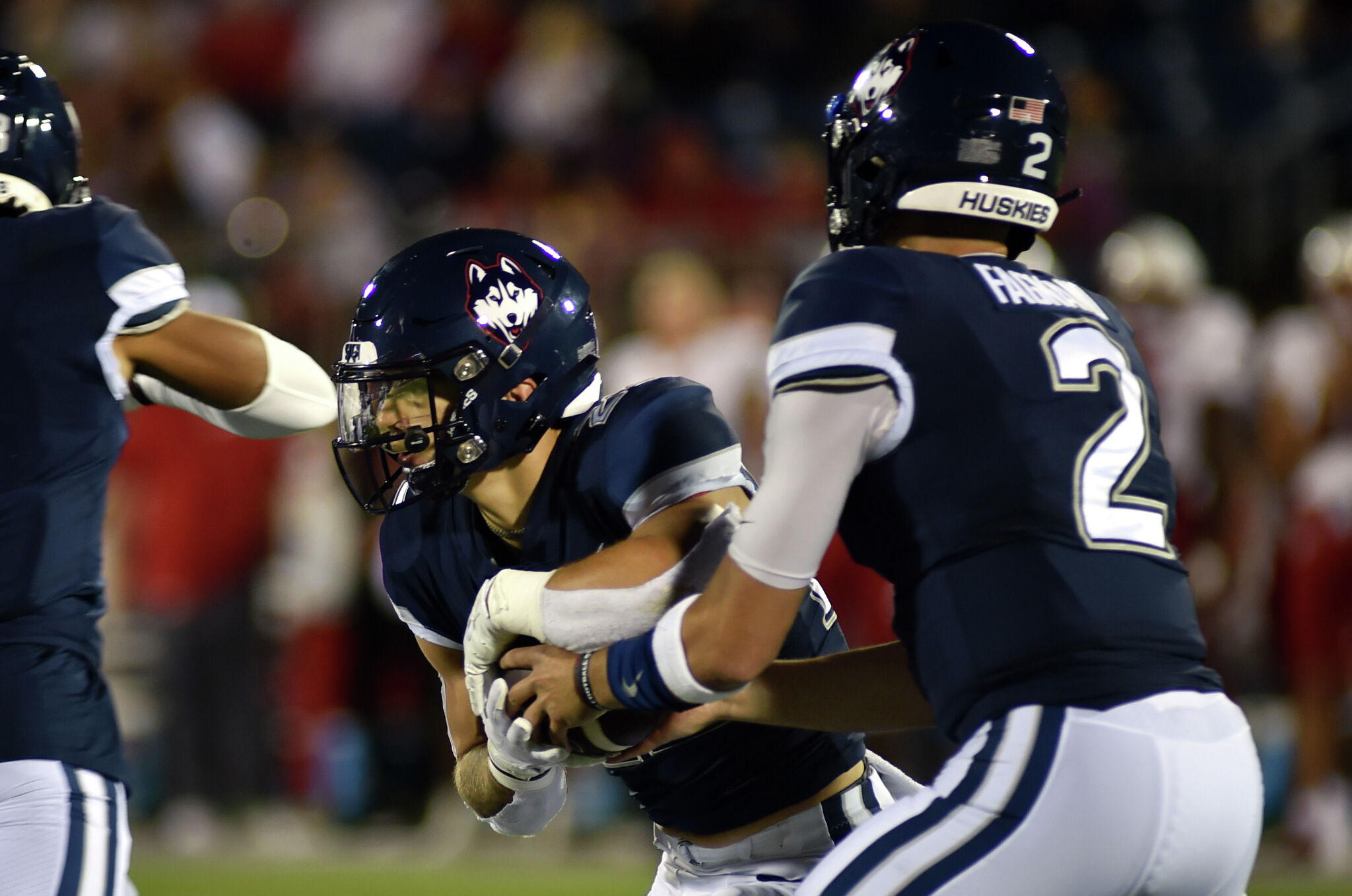 Victor Rosa thrills Rentschler crowd in UConn football loss