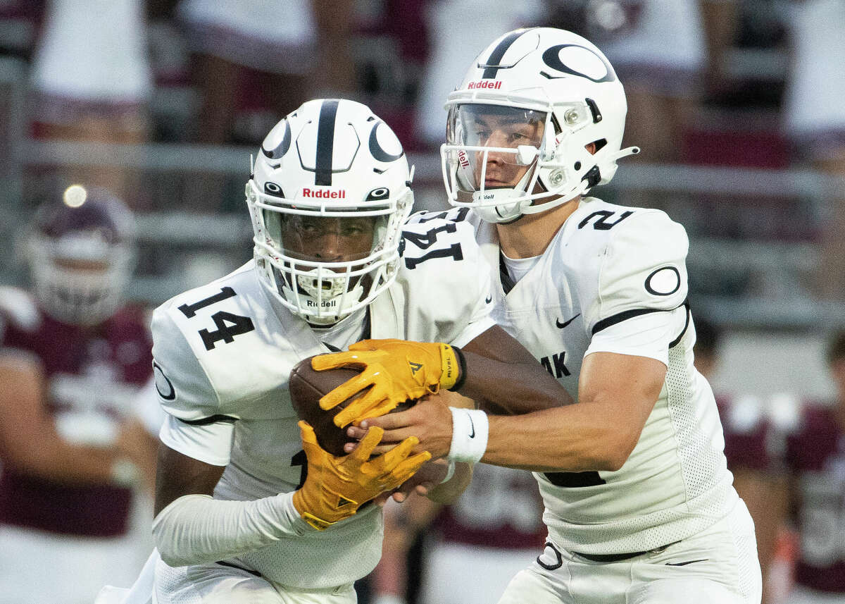 Klein Oak Panthers keep rolling with rout of Cinco Ranch Cougars