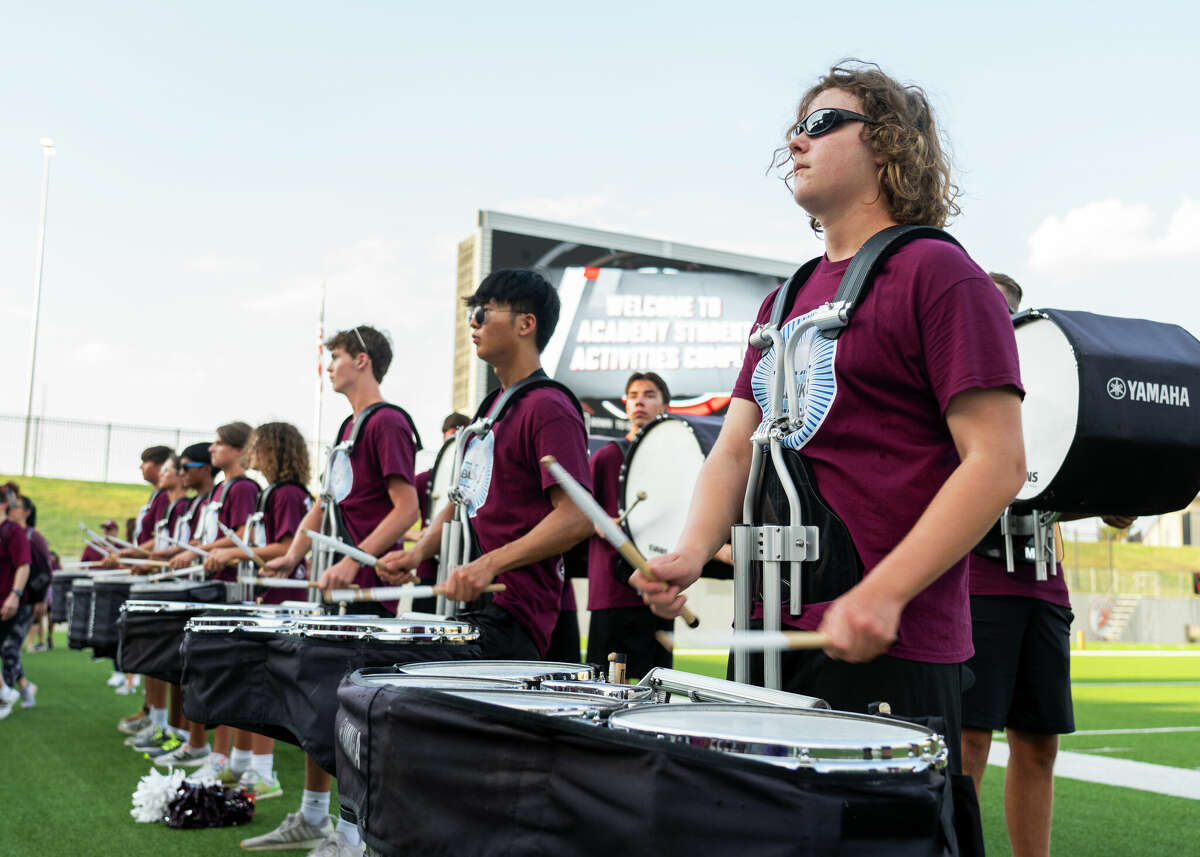 Klein Oak Panthers keep rolling with rout of Cinco Ranch Cougars