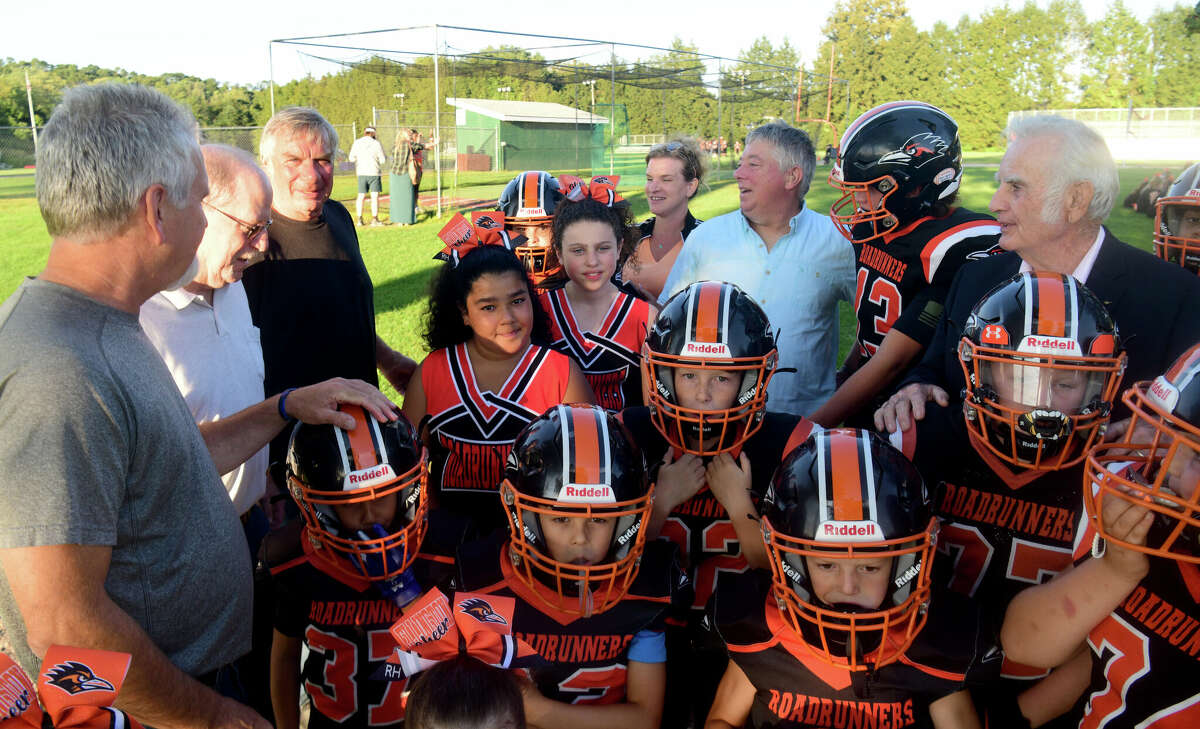 Reunion planned for alumni of epic 1973 Ellington-Hebron football game