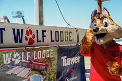 Houston ‘staycation’ resorts, golf courses, museums to book