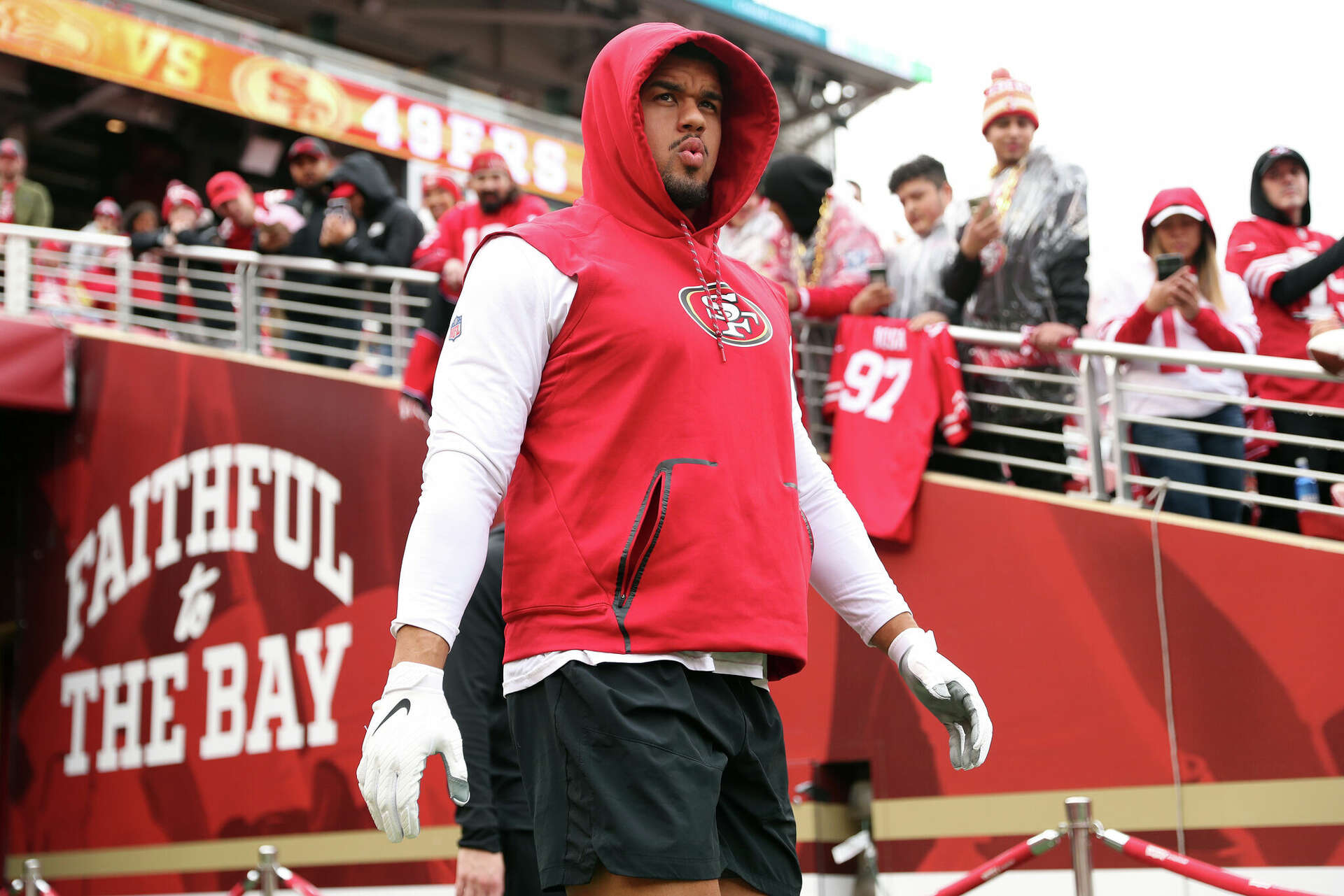 49ers’ Arik Armstead, looking for bounce-back year, already impressing