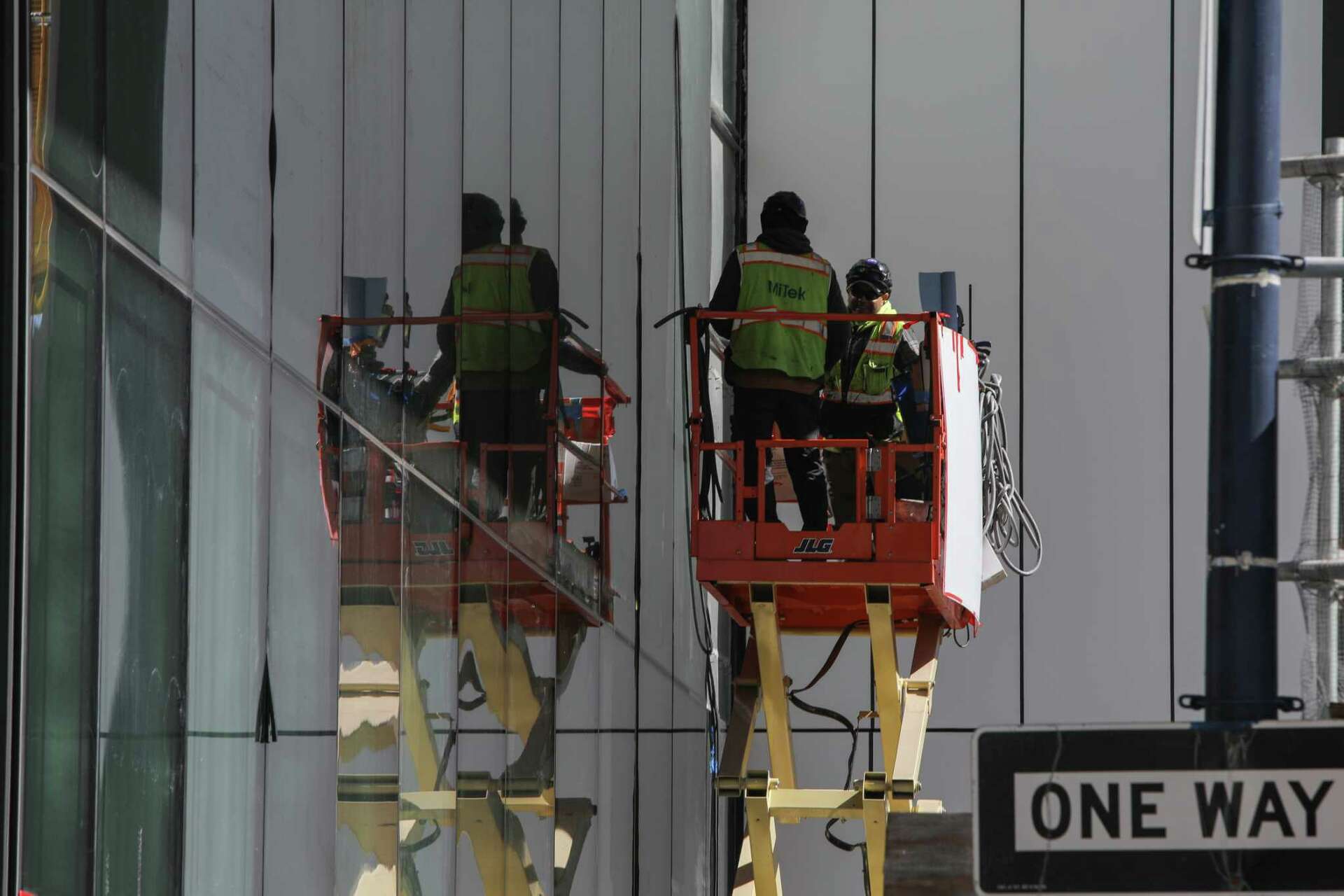 California pay gap: Charts show biggest differences among workers