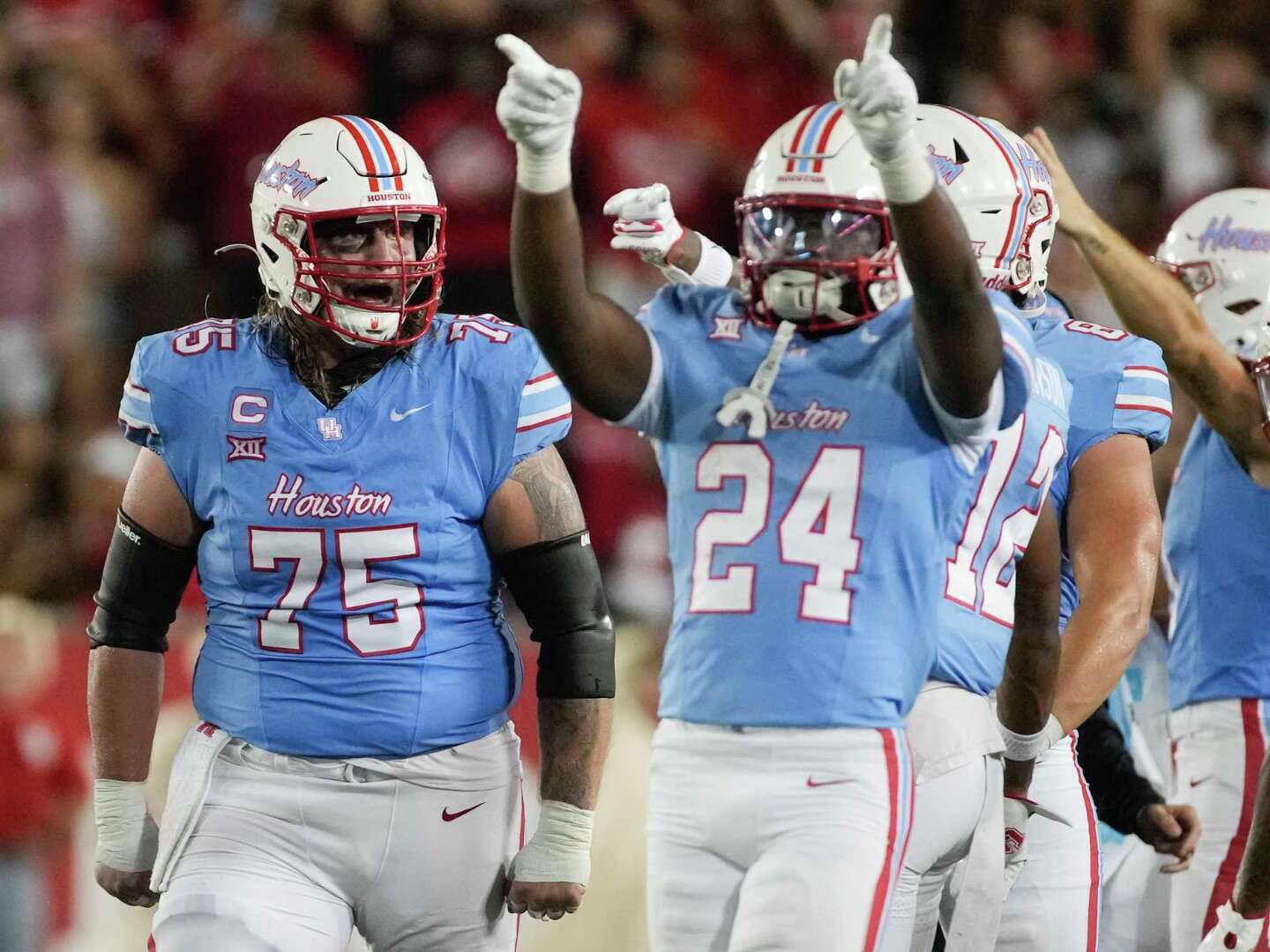 UH football: Cougars plan to buck NFL, add alternate blue uniform