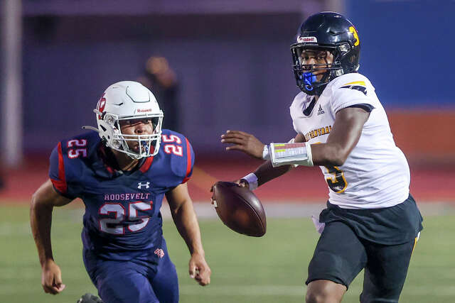 Isaiah Mackey leads East Central football past Clark