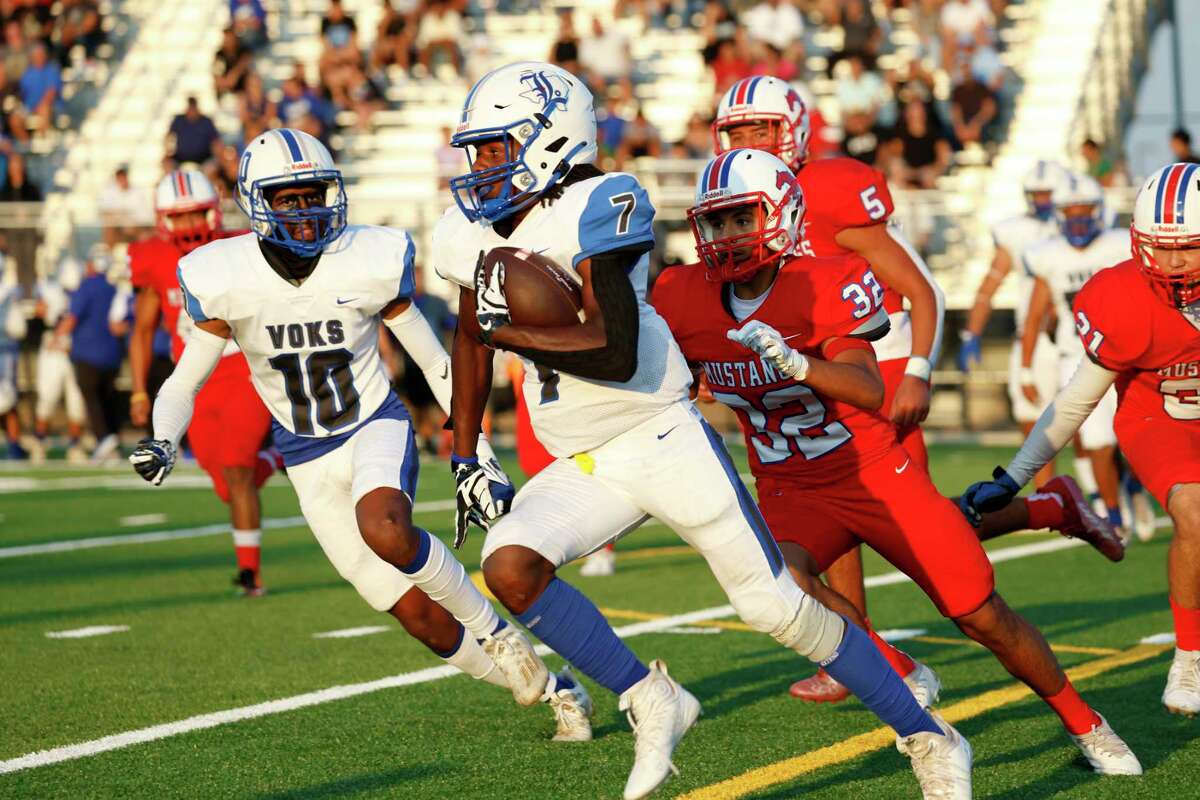 High school football: Jefferson 22, Lanier 0