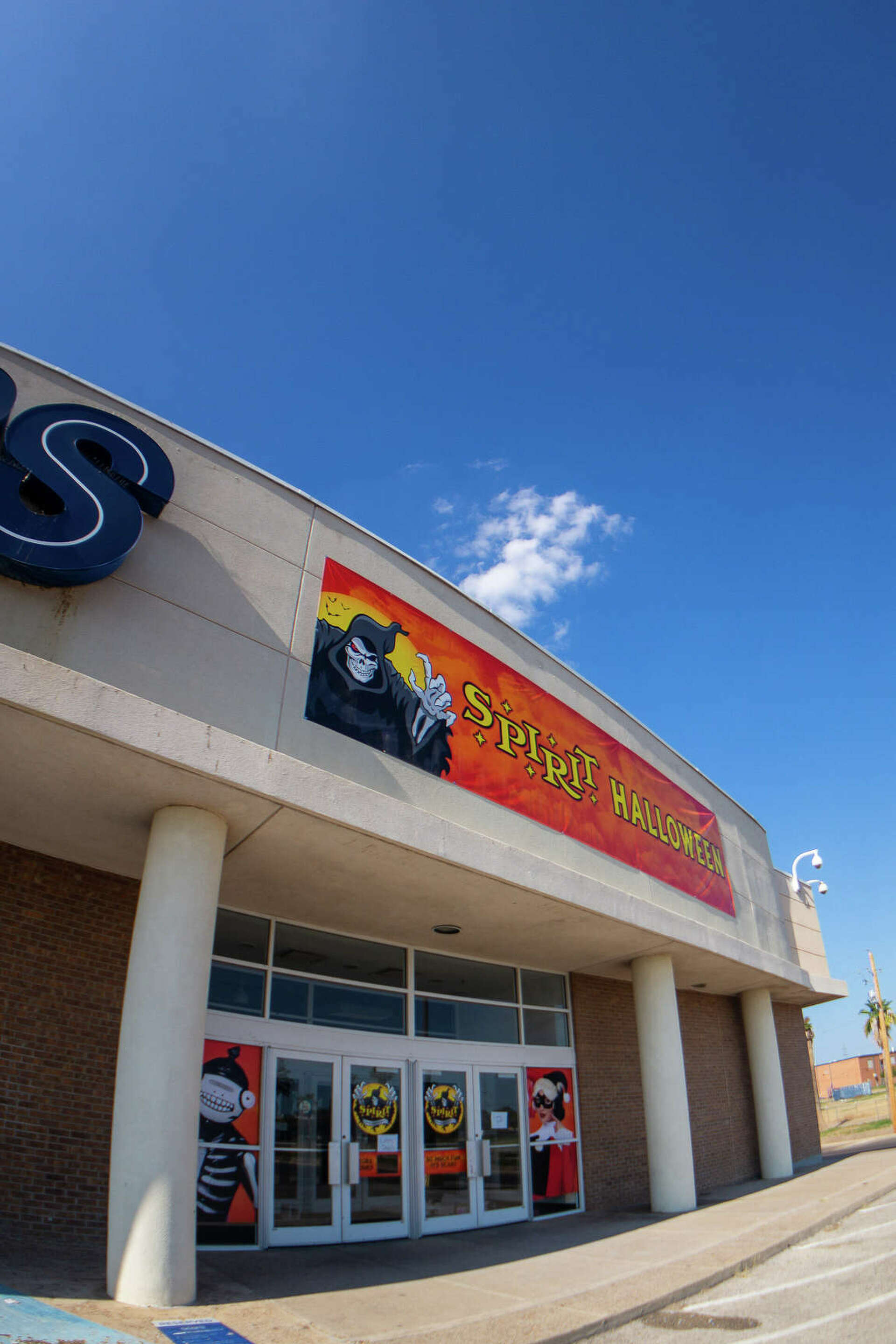 Spirit Halloween officially opens for spooky season in Laredo