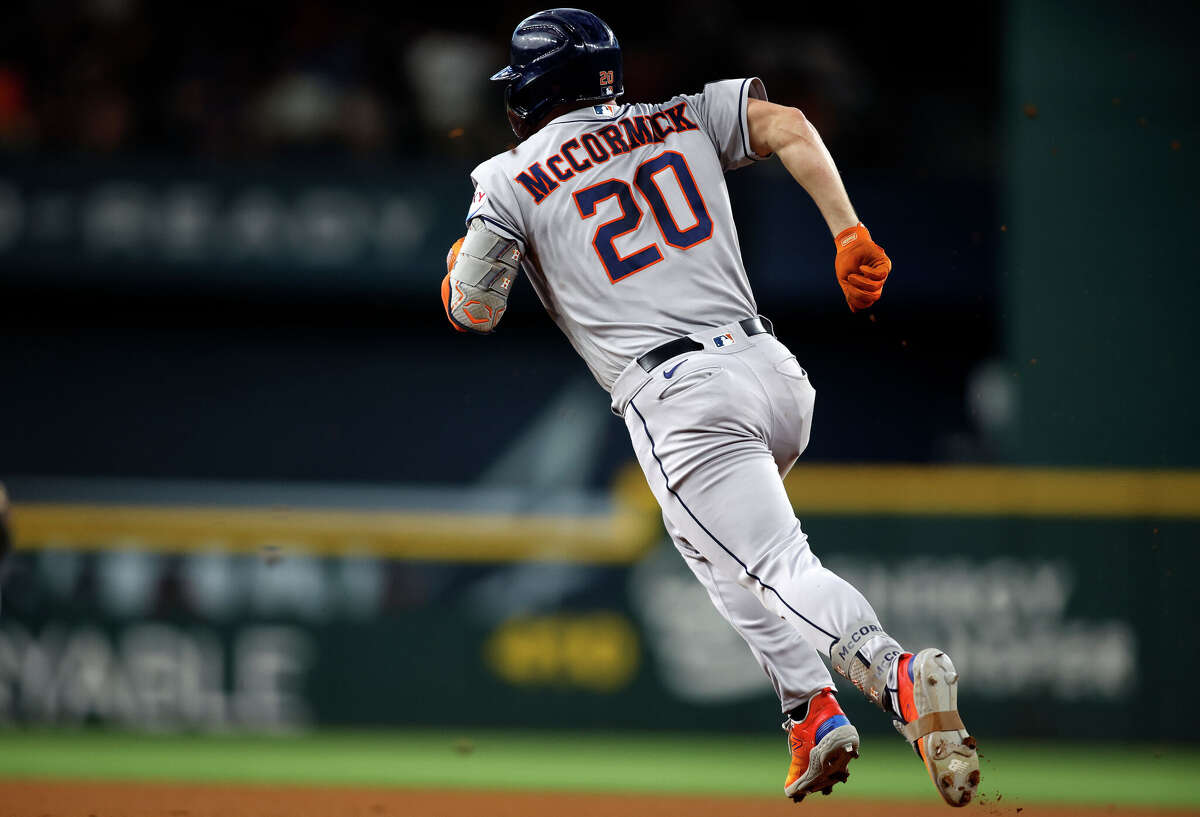 Houston Astros crush Texas Rangers in series-opening win