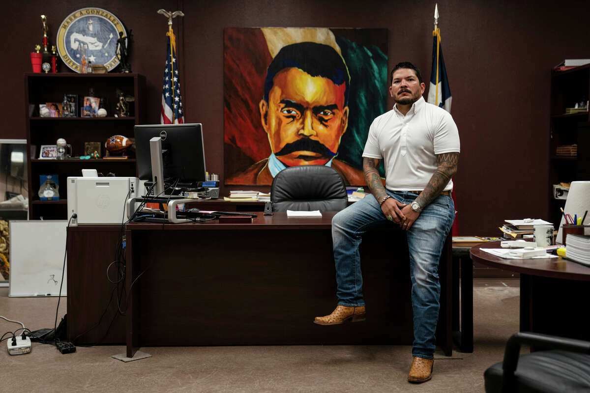 'Biker lawyer covered in tattoos' joins the race against Ted Cruz