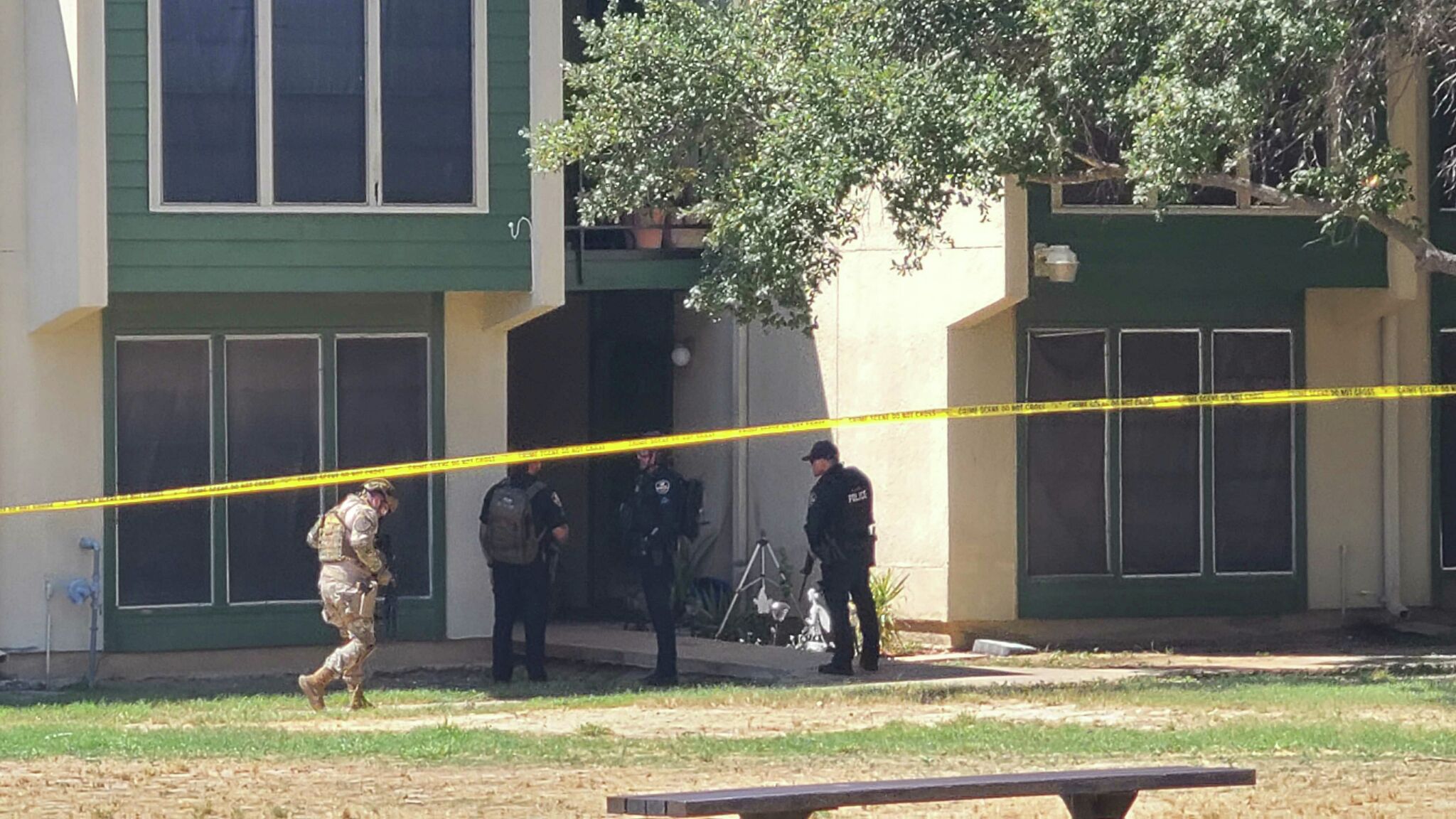 Police: Armed Laredo man barricaded himself inside an apartment
