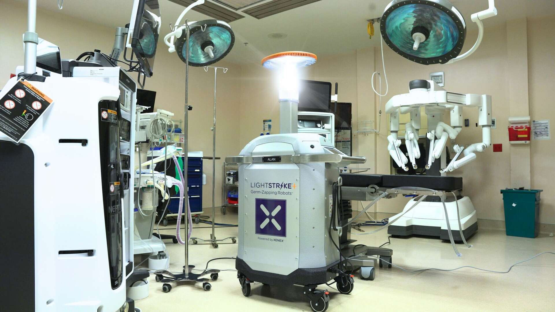 Xenex LightStrike robot gets FDA approval for use in medical centers