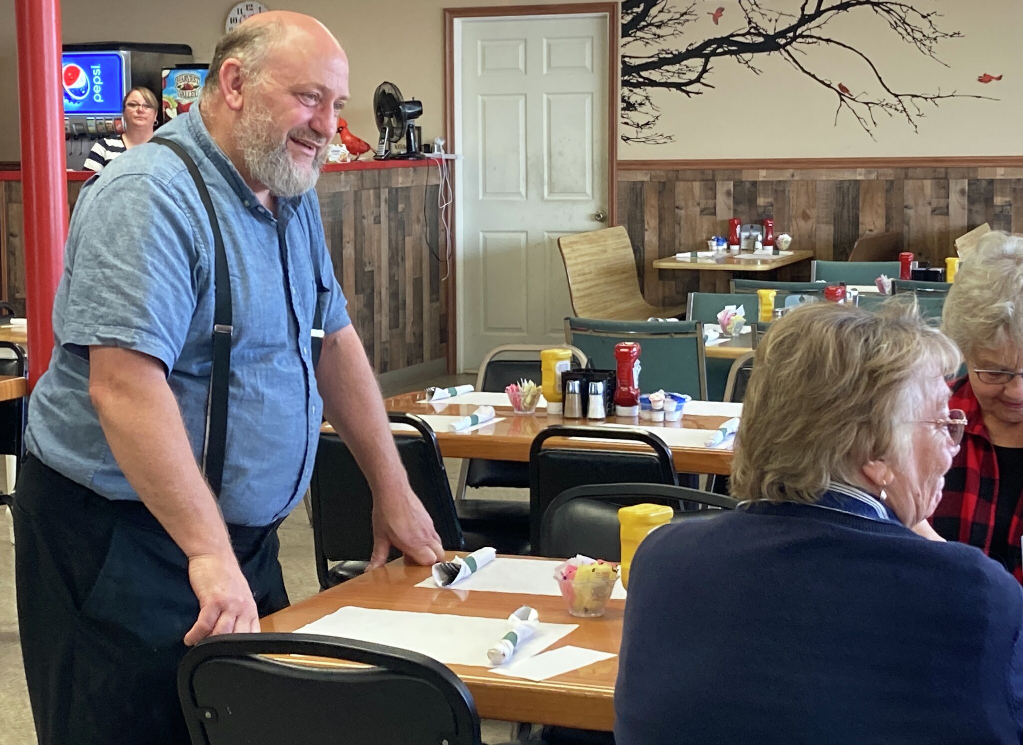 Cardinal Restaurant draws diners from Ludington, Manistee and beyond