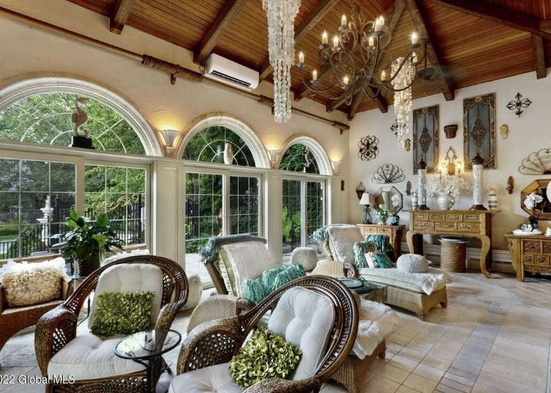 Lake George resident wins $6.7M 'Palazzo Riggi' bid