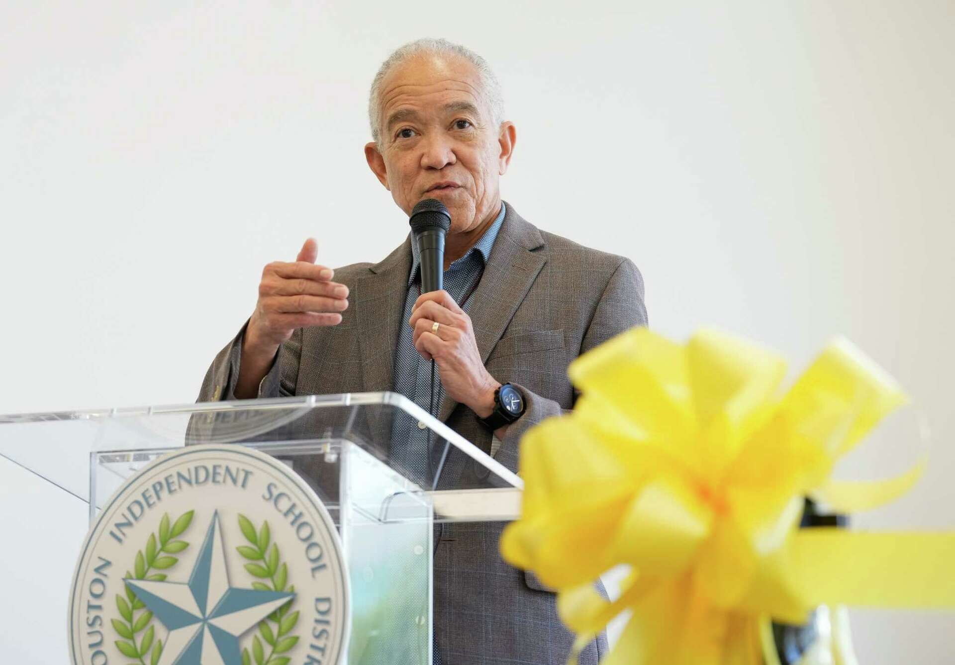 HISD opens 'Sunrise Center' offering free services to families in need