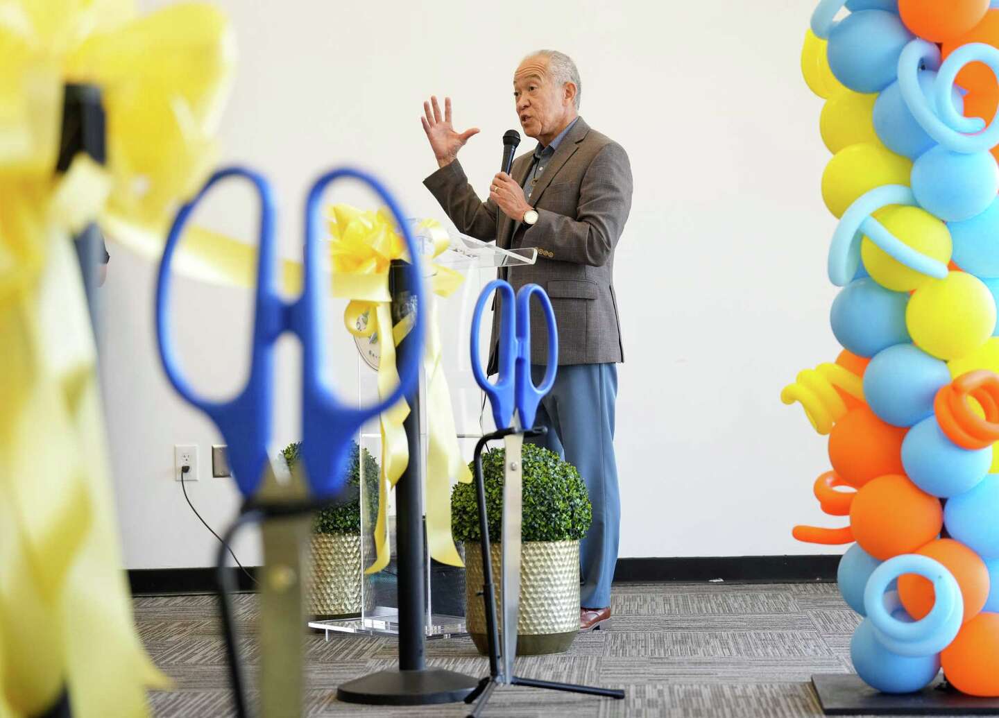 HISD opens 'Sunrise Center' offering free services to families in need