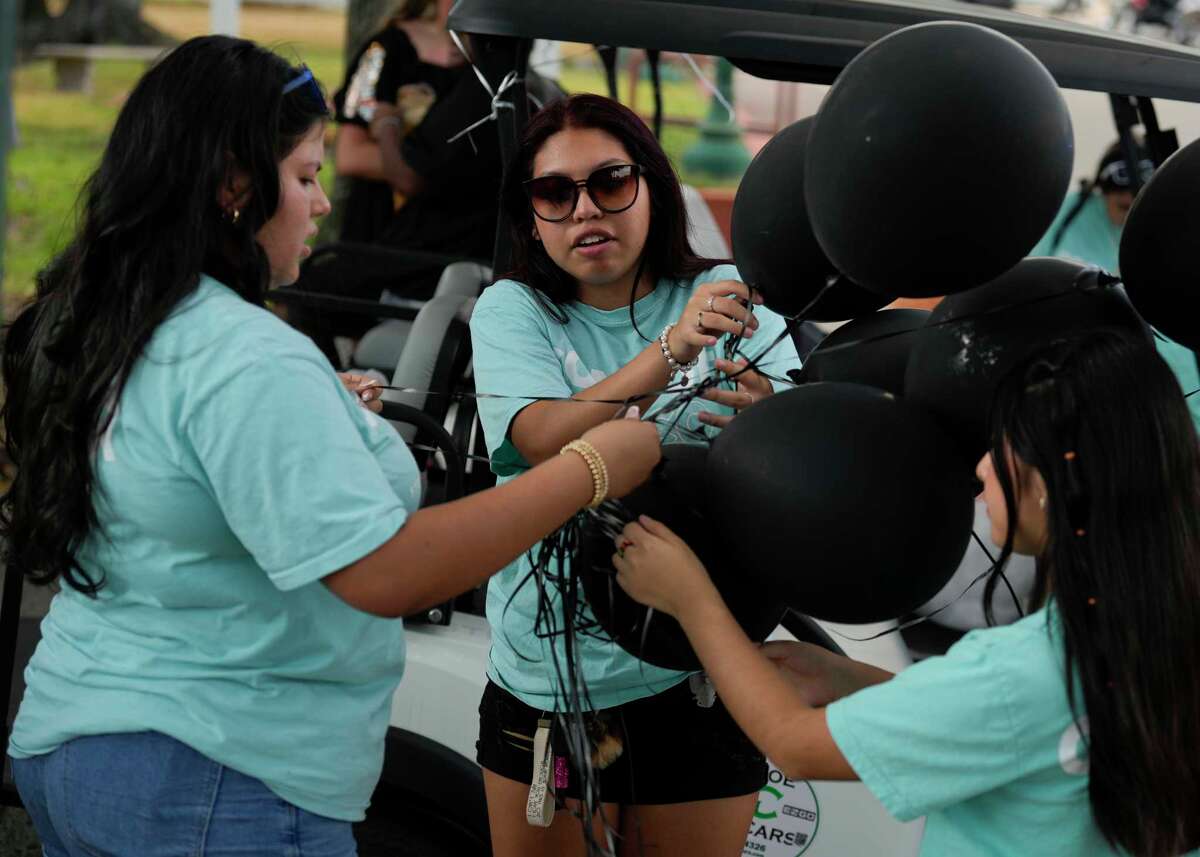 Conroe High School hosts homecoming parade and pep rally downtown
