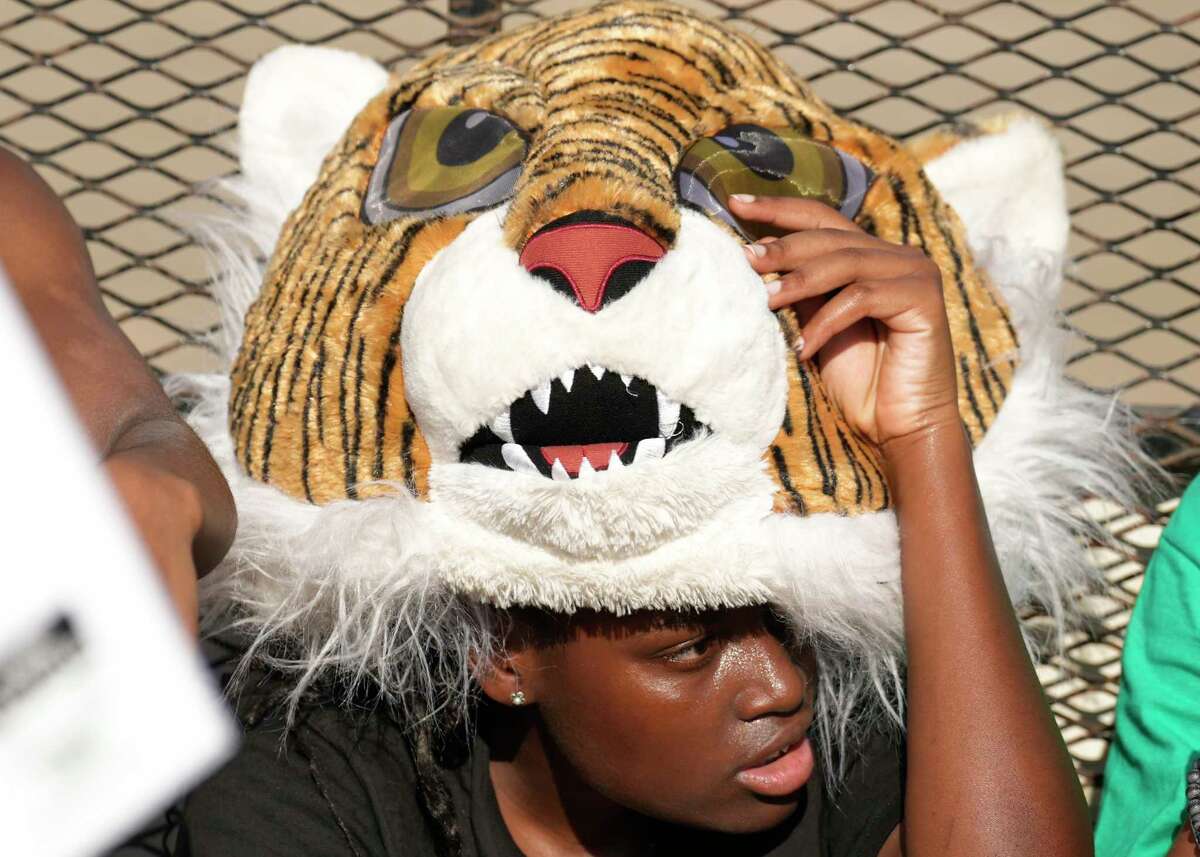 Conroe High School hosts homecoming parade and pep rally downtown