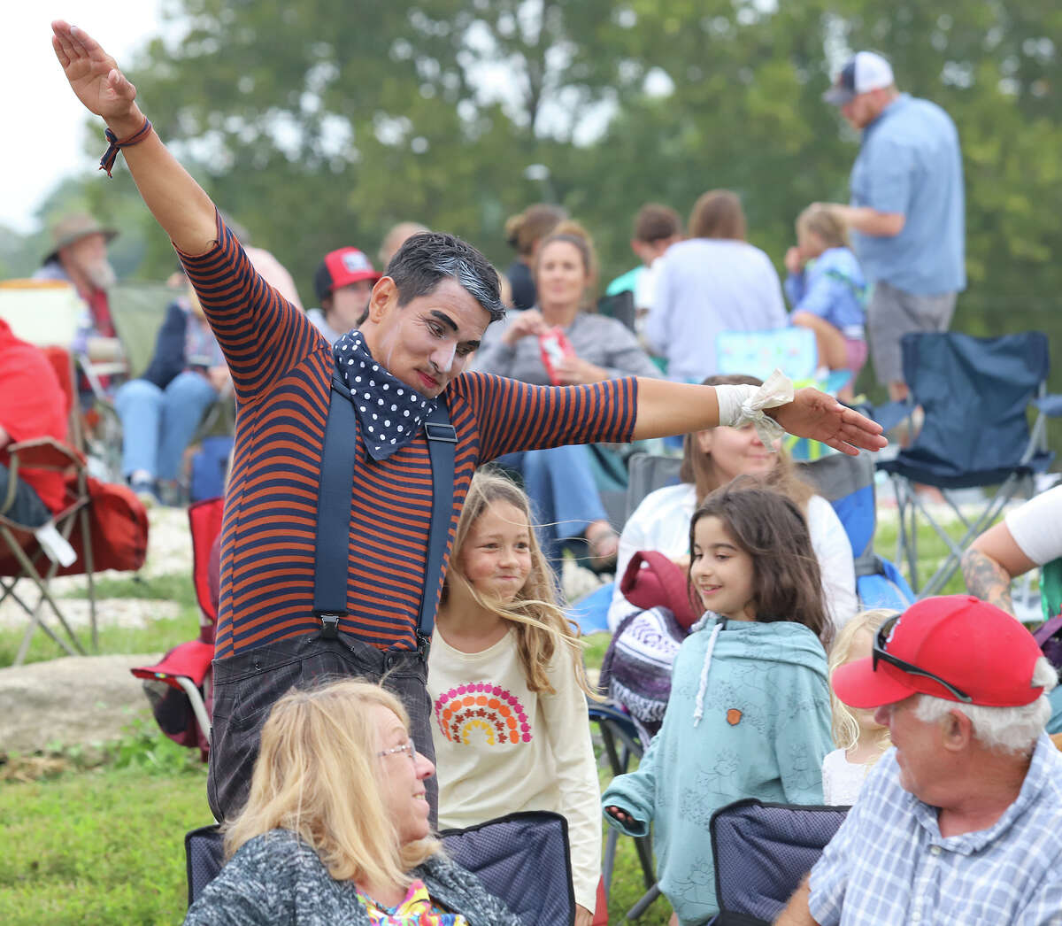 River circus packs them in at Grafton