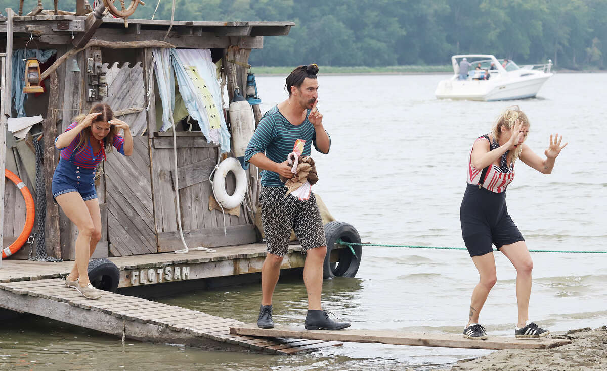 River circus packs them in at Grafton