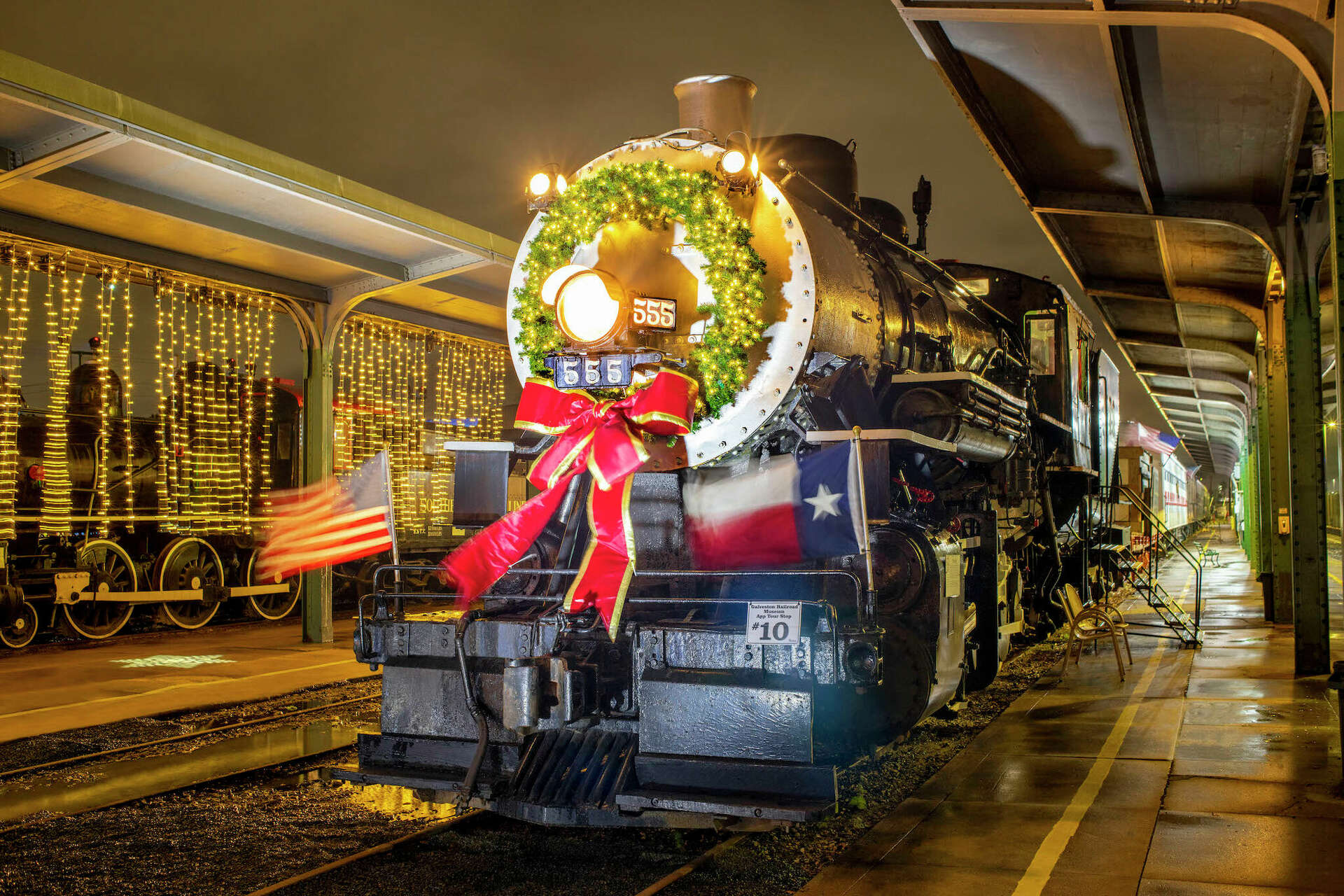 5 Christmas train rides spreading holiday spirit in Texas