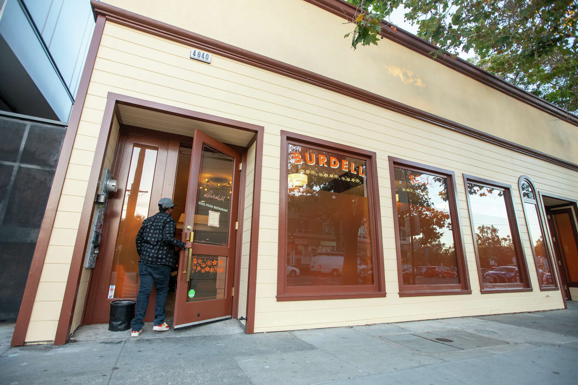 Lauded Oakland chef Geoff Davis opens brick-and-mortar restaurant