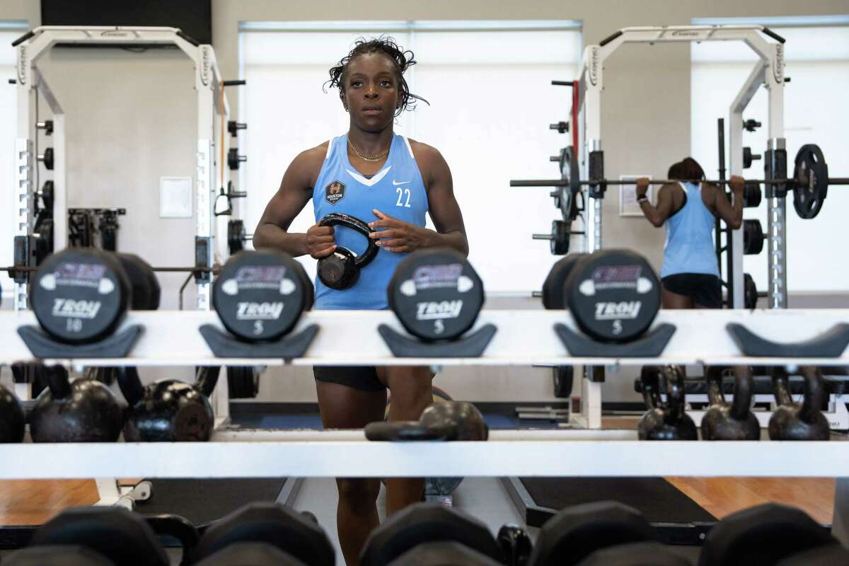 Houston Dash's Michelle Alozie balances soccer, cancer research