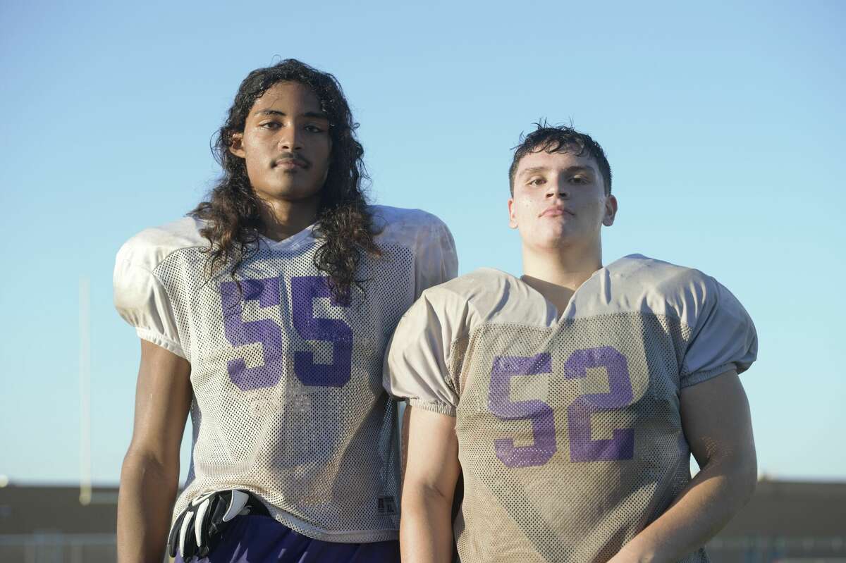 HS FOOTBALL: Tagle, Robertson anchor MHS O-line as bookend tackles