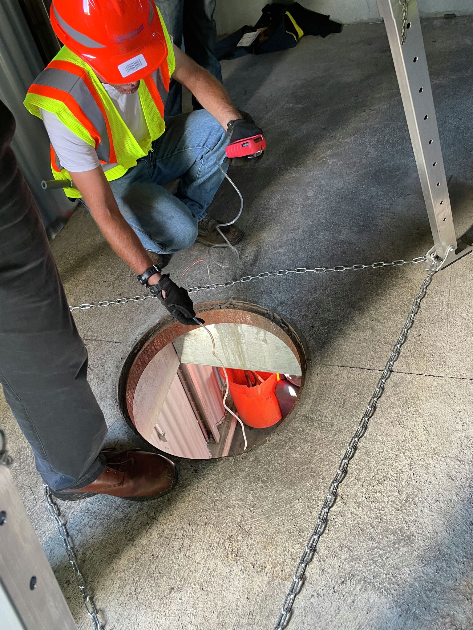 DOT workers get lesson in confined spaces