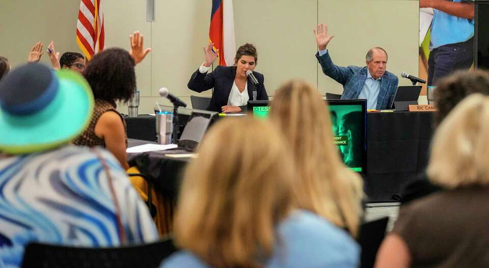 HISD Superintendent Mike Miles wants to add days to the school year