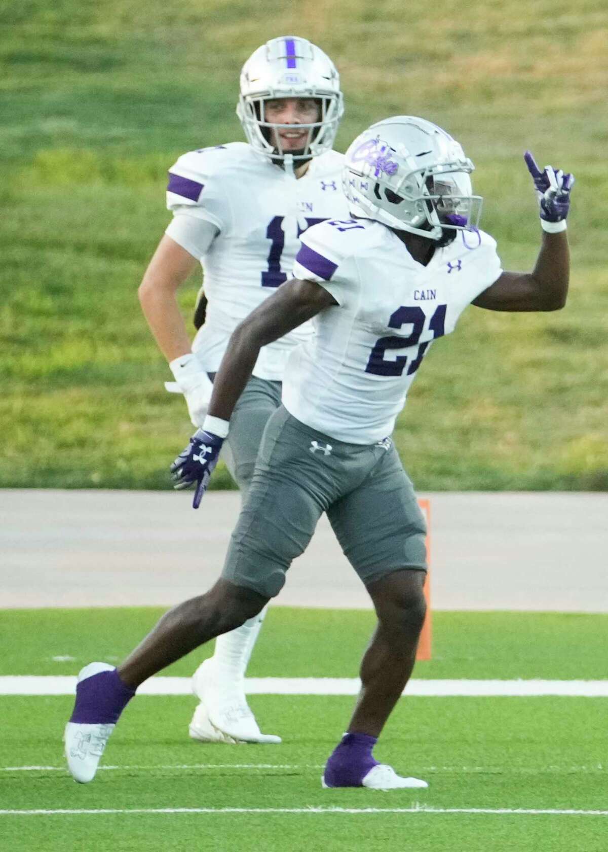 Klein Cain Hurricanes start fast, pull away from Cy Falls Eagles