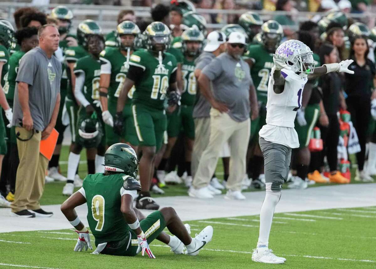 Klein Cain Hurricanes start fast, pull away from Cy Falls Eagles
