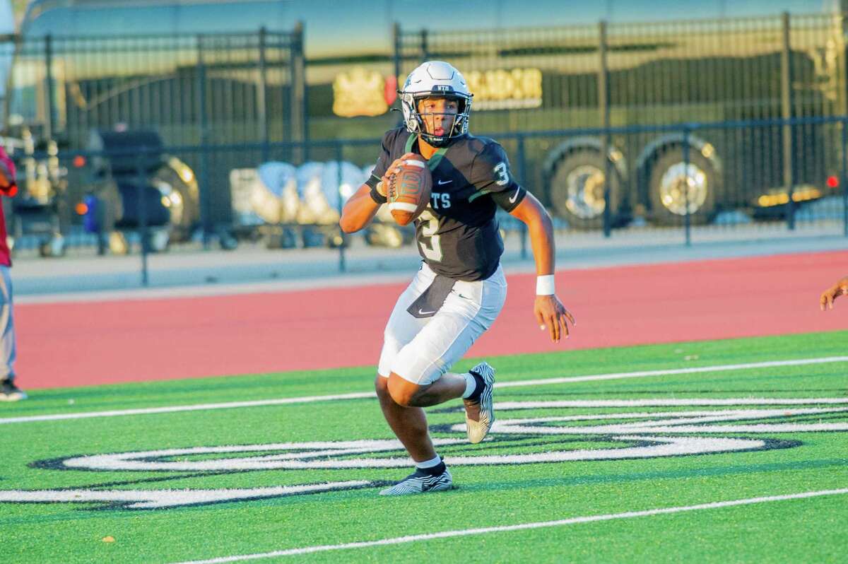 Lamar Texans remain unbeaten with win over Clear Falls Knights