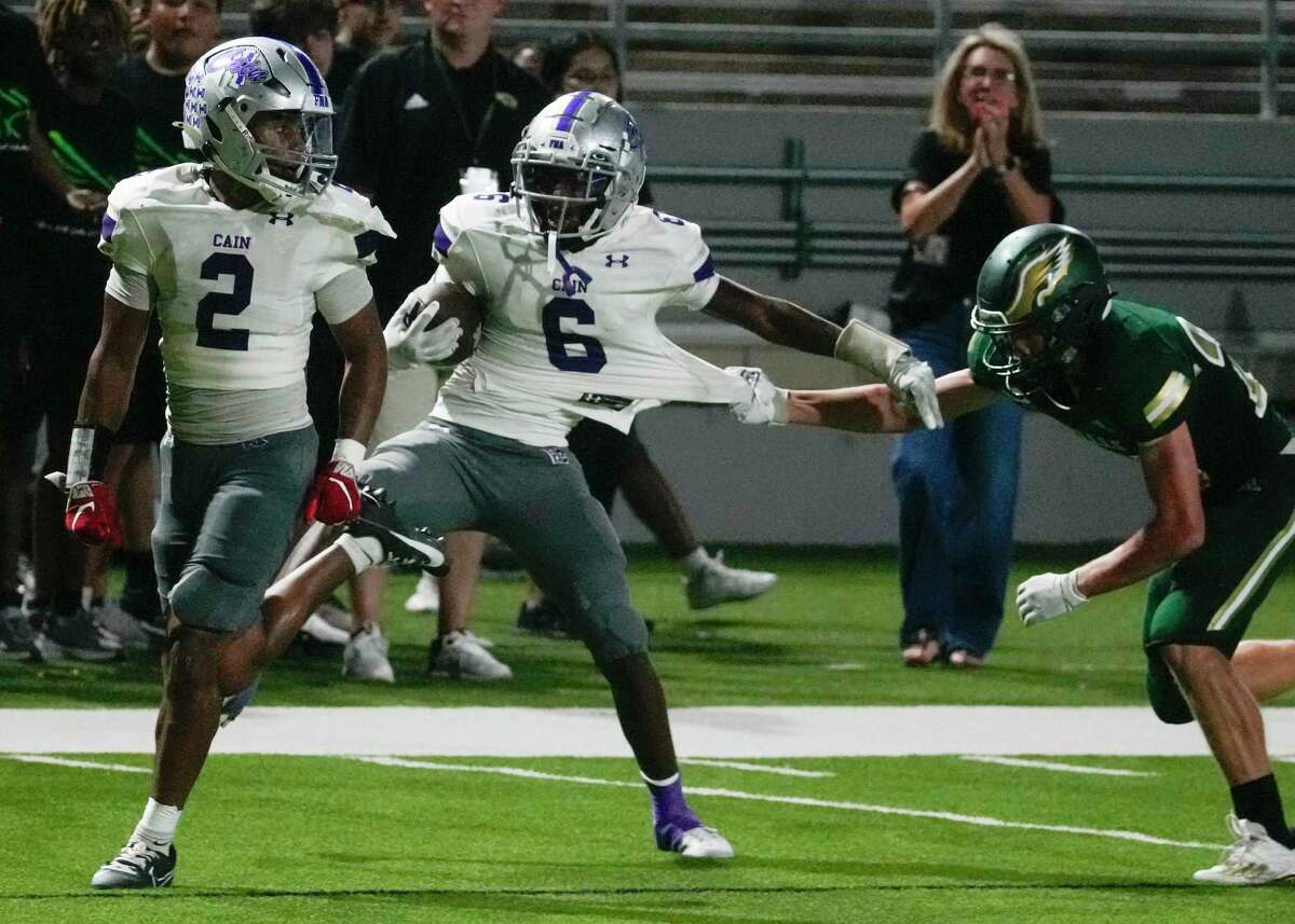 Klein Cain Hurricanes start fast, pull away from Cy Falls Eagles