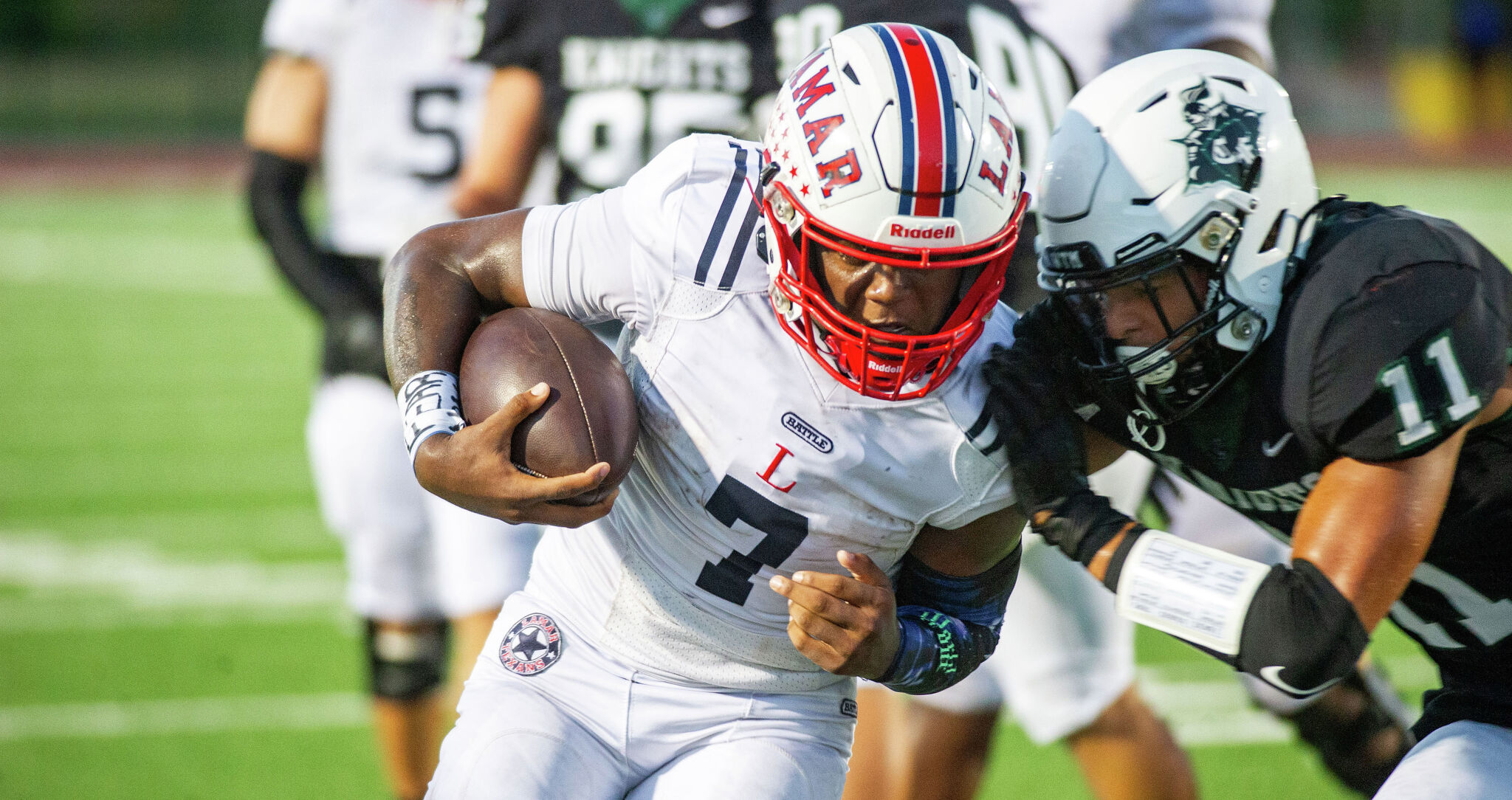 High school football: QB Jordan Reaves leads Lamar to 6-0 start