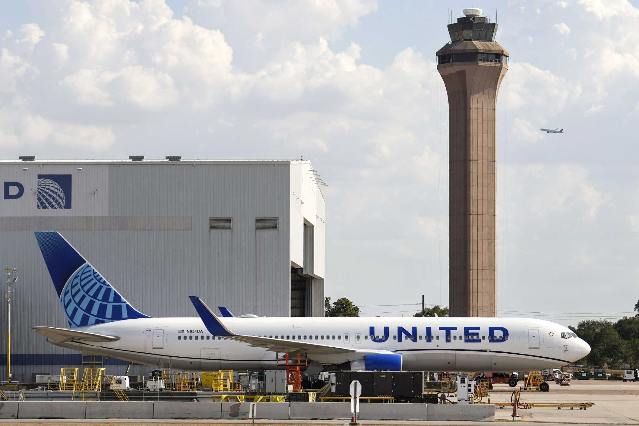 United Airlines to prioritize window seats during new boarding process United Airlines to prioritize window seats during new boarding process